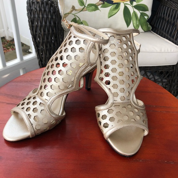 Andiamo | Shoes | Andiamo Nwob Gold Lattice Dressy Heels 7m | Poshmark